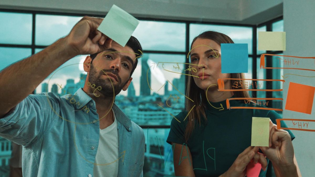 Soft Launch vs Hard Launch: How to Choose the Best Strategy